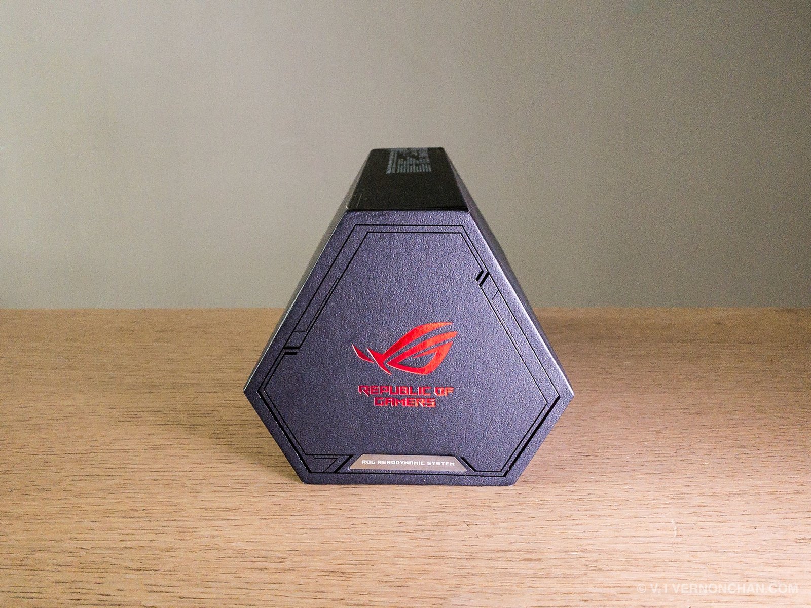 ASUS ROG Phone II: Unboxing And Hands-on First Impressions